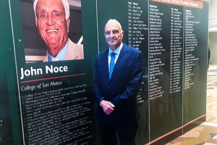 Pacific alumnus receives baseball award for global impact